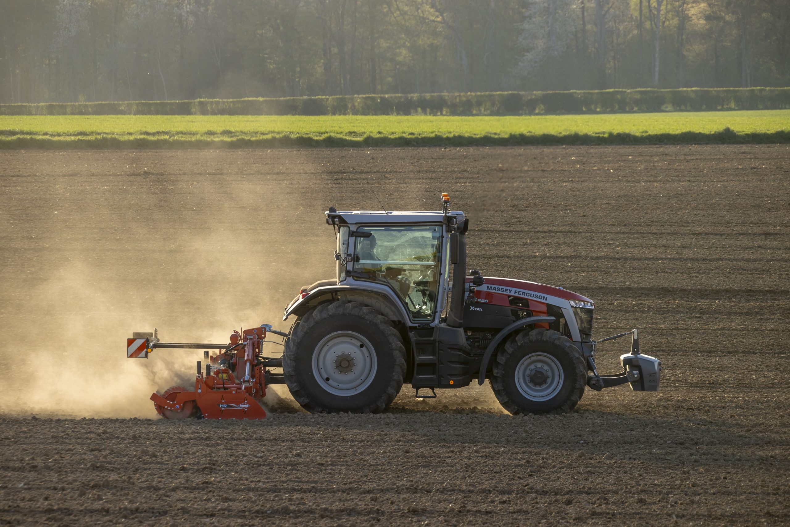 Η Massey Ferguson παρουσιάζει τη νέα σειρά τρακτέρ MF 8S Xtra