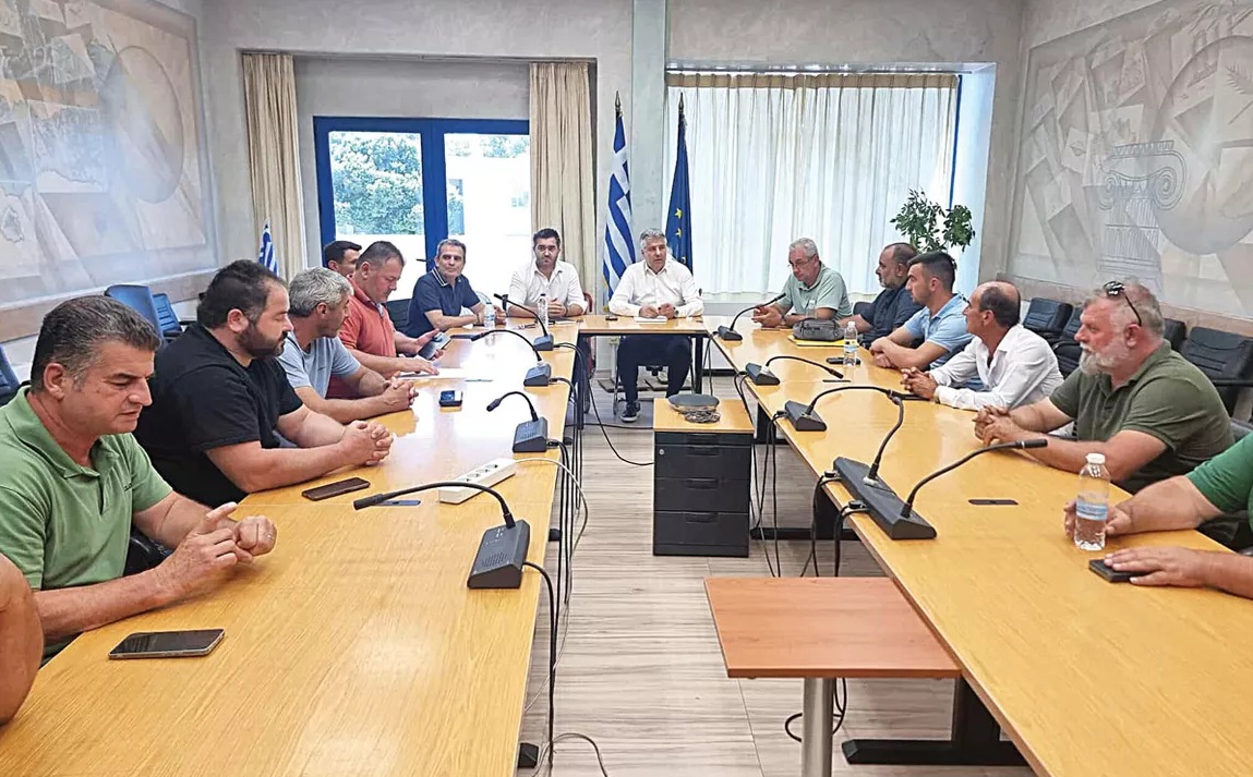 Kτηνοτρόφοι ΑΜΘ: Mπροστά η περιφέρεια για ευλογιά, βοσκοτόπια
